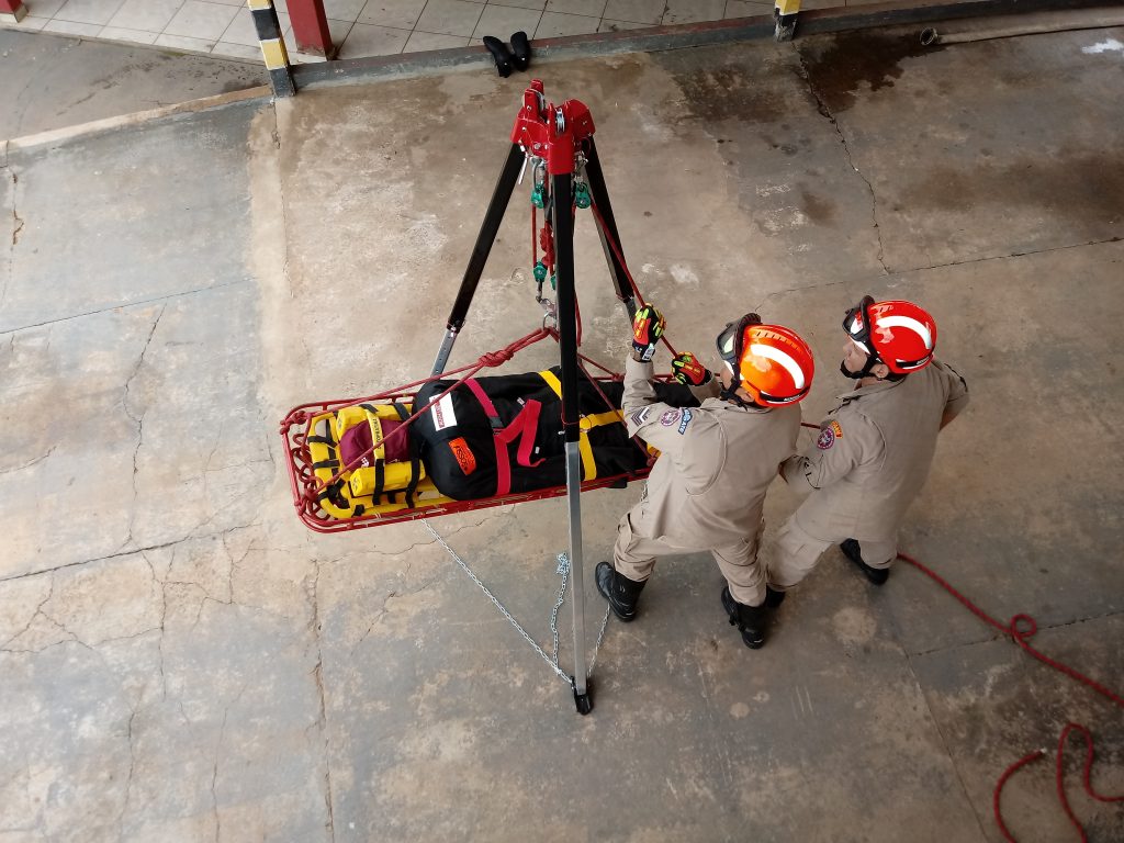 Corpo de Bombeiros Militar em Coxim, realiza treinamento com Tripé ...